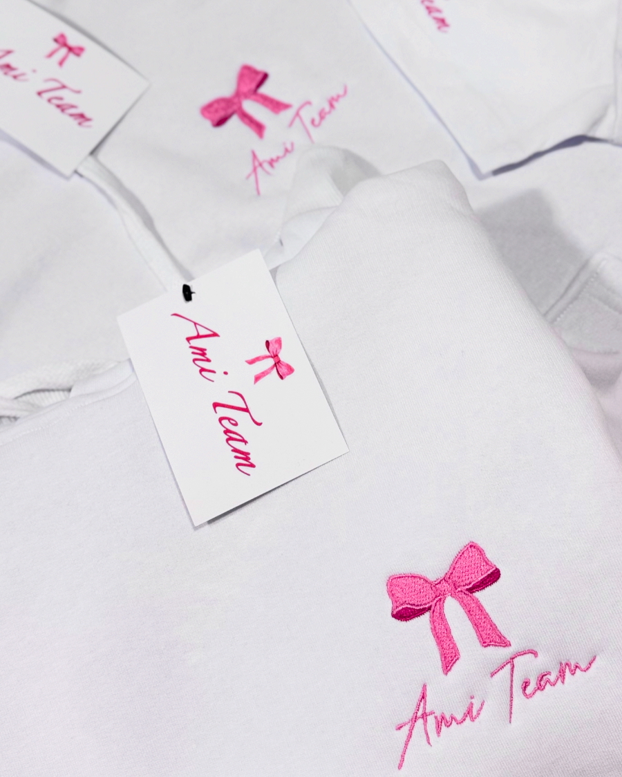 Biała bluza z kapturem AMI TEAM ® – LAWEAR.PL